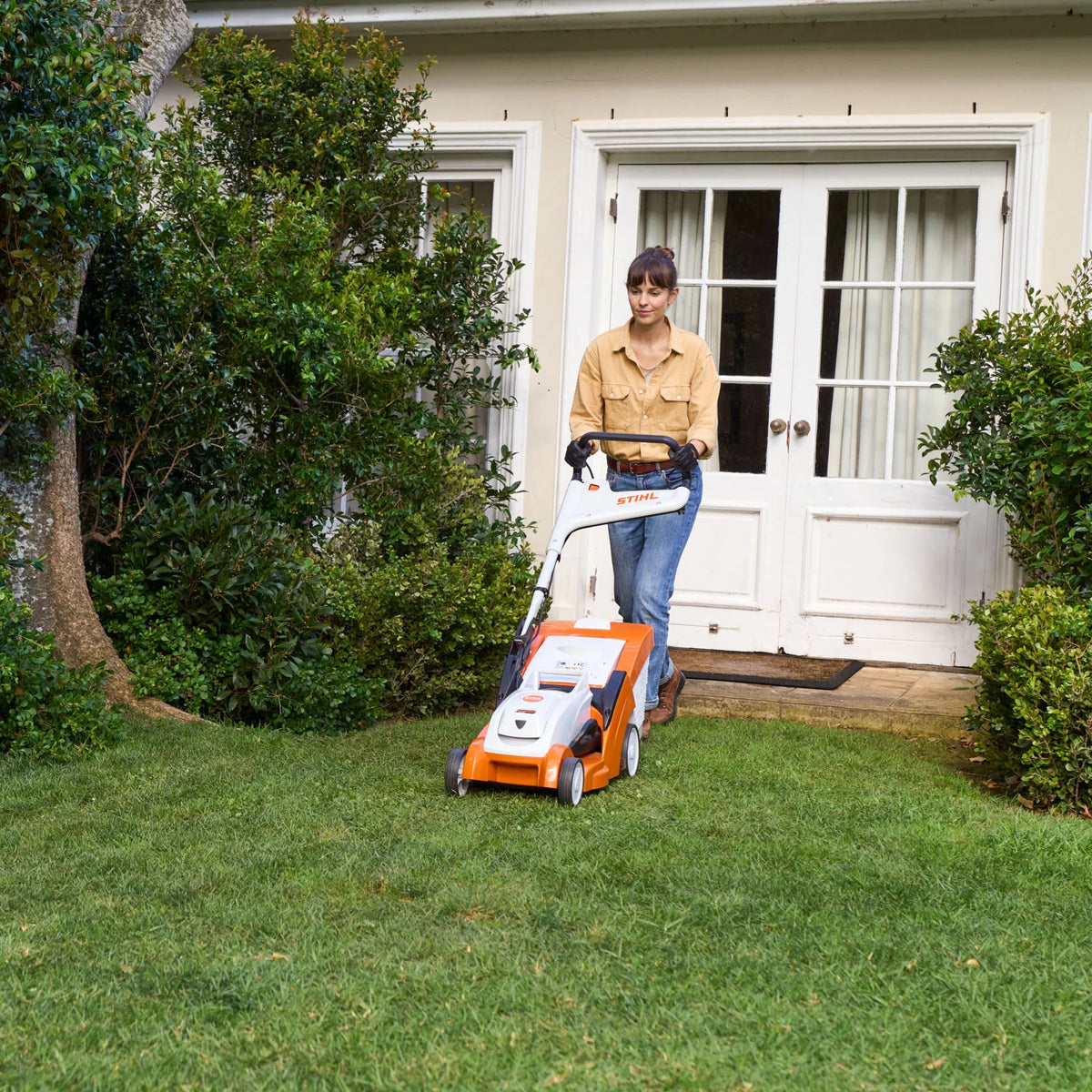 STIHL RMA 239 C Cordless Lawnmower | AK System – Border Chainsaw ...